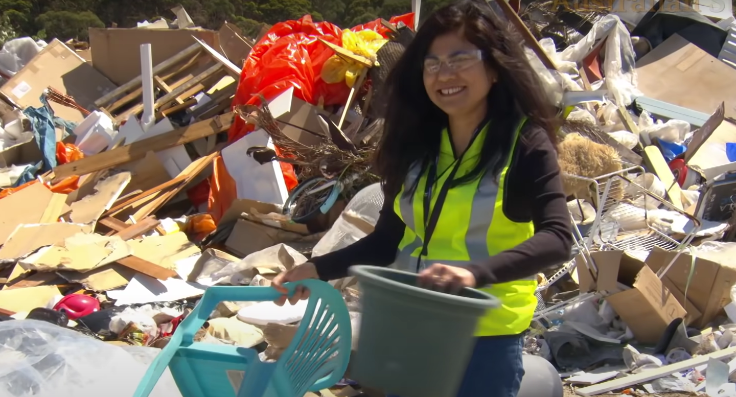 The Waste Queen - The Earth Gang